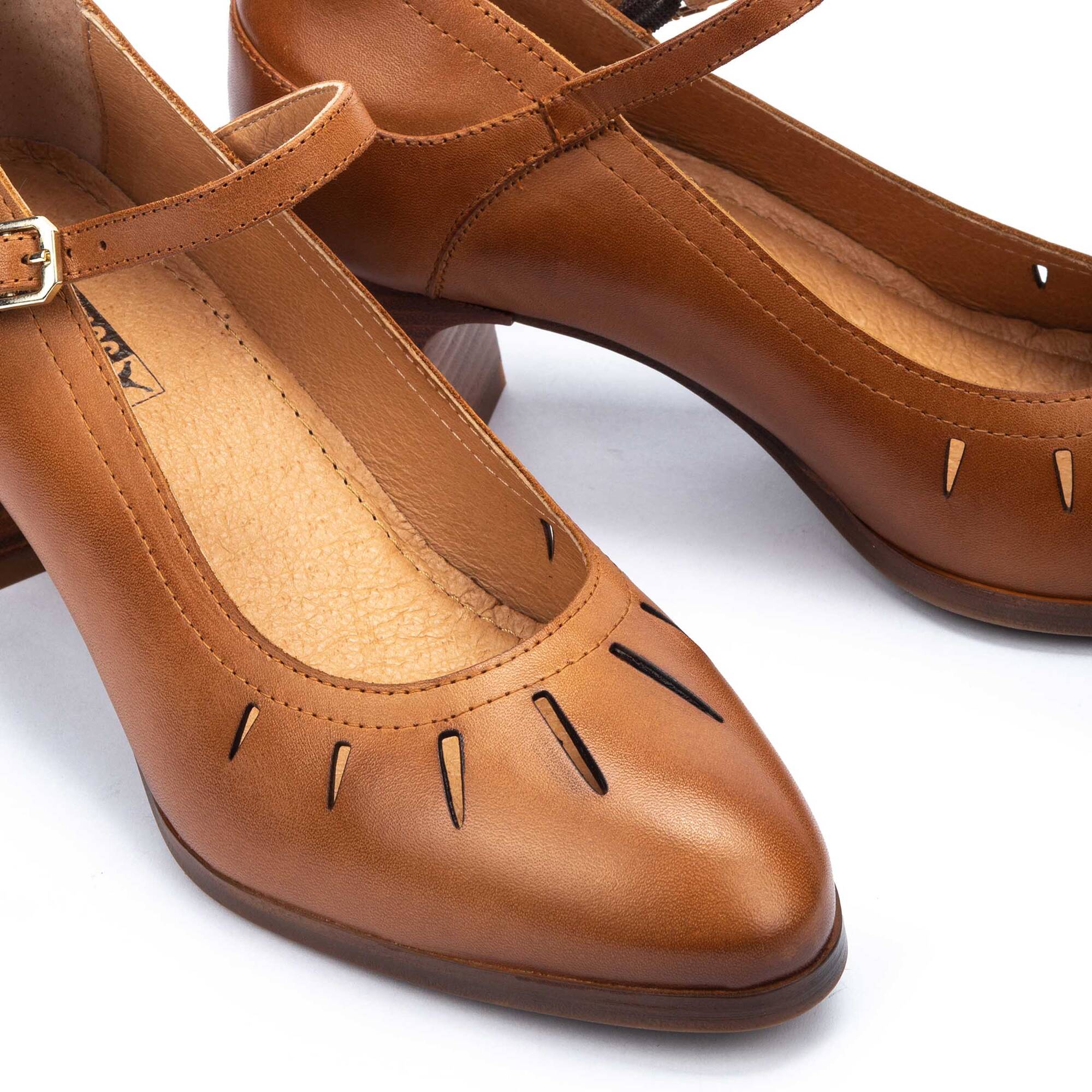 Women`s Leather Shoes LUGO W8P-5751 | Pikolinos